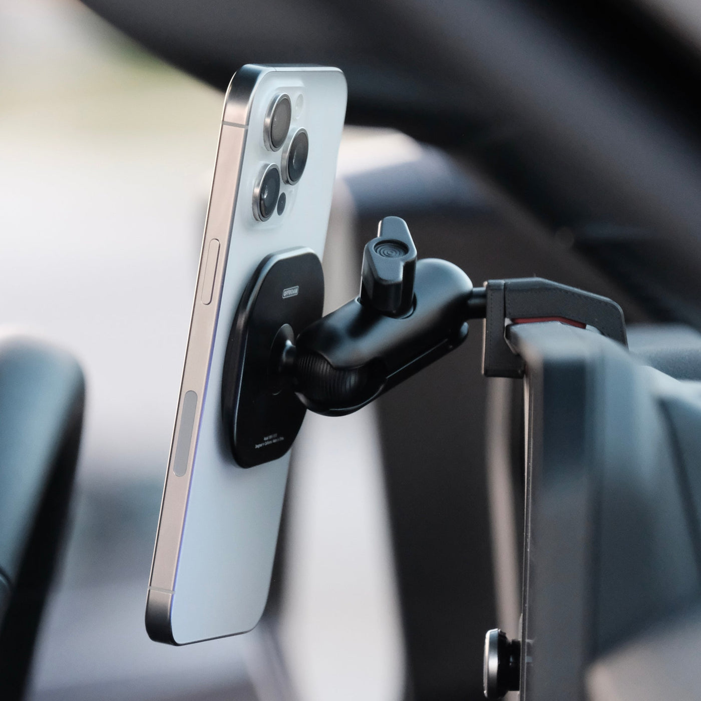 Offroam MagSafe Compatible Phone Mount For Land Cruiser 250 (2024-Curr ...