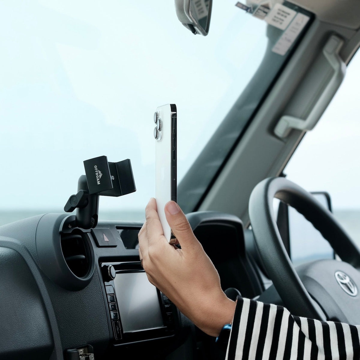 Offroam Phone Mount For Land Cruiser 70 (2007-2026) — Land Cruiser ...